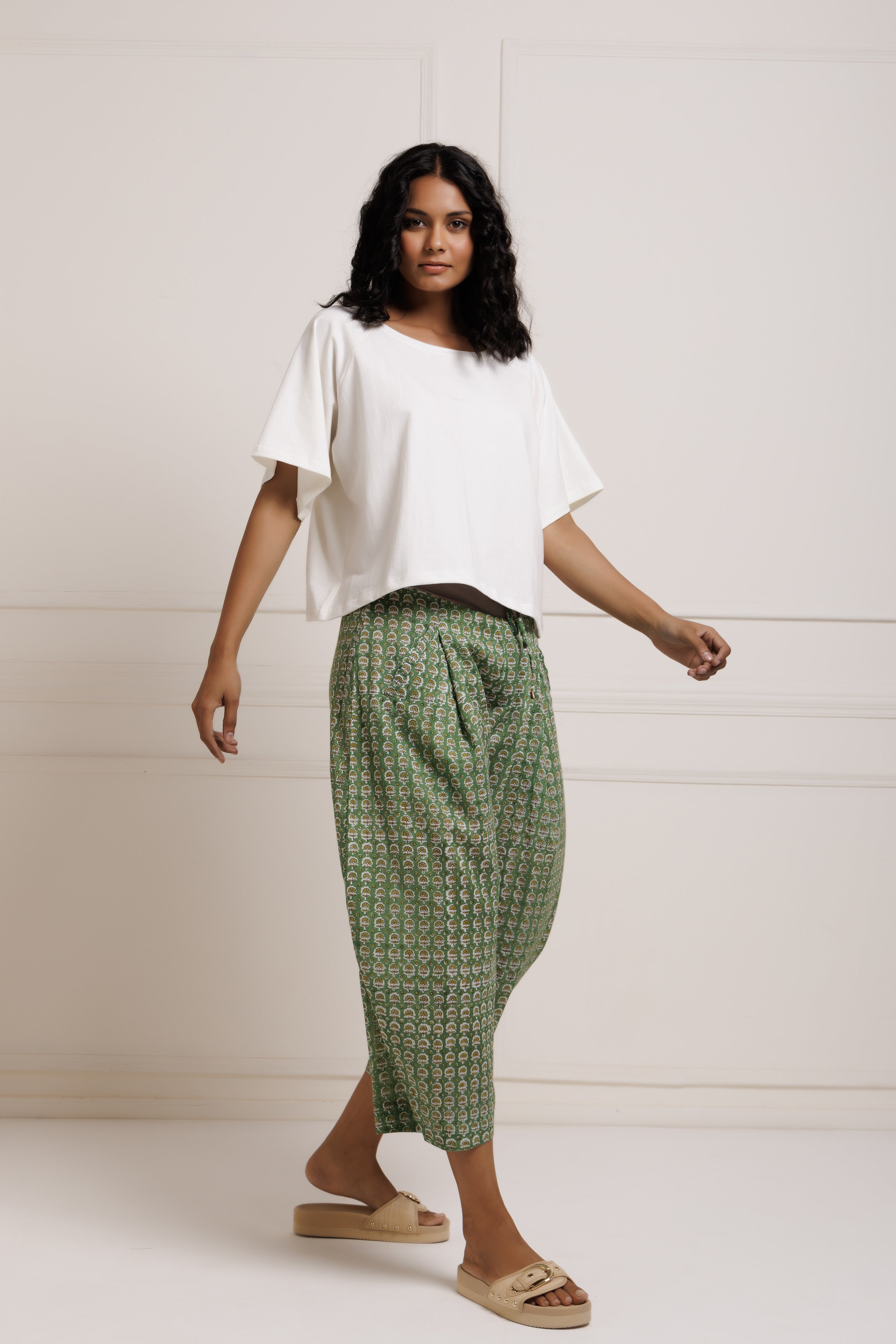 Jojo pants - Mimi green – RadhaRaniclothing