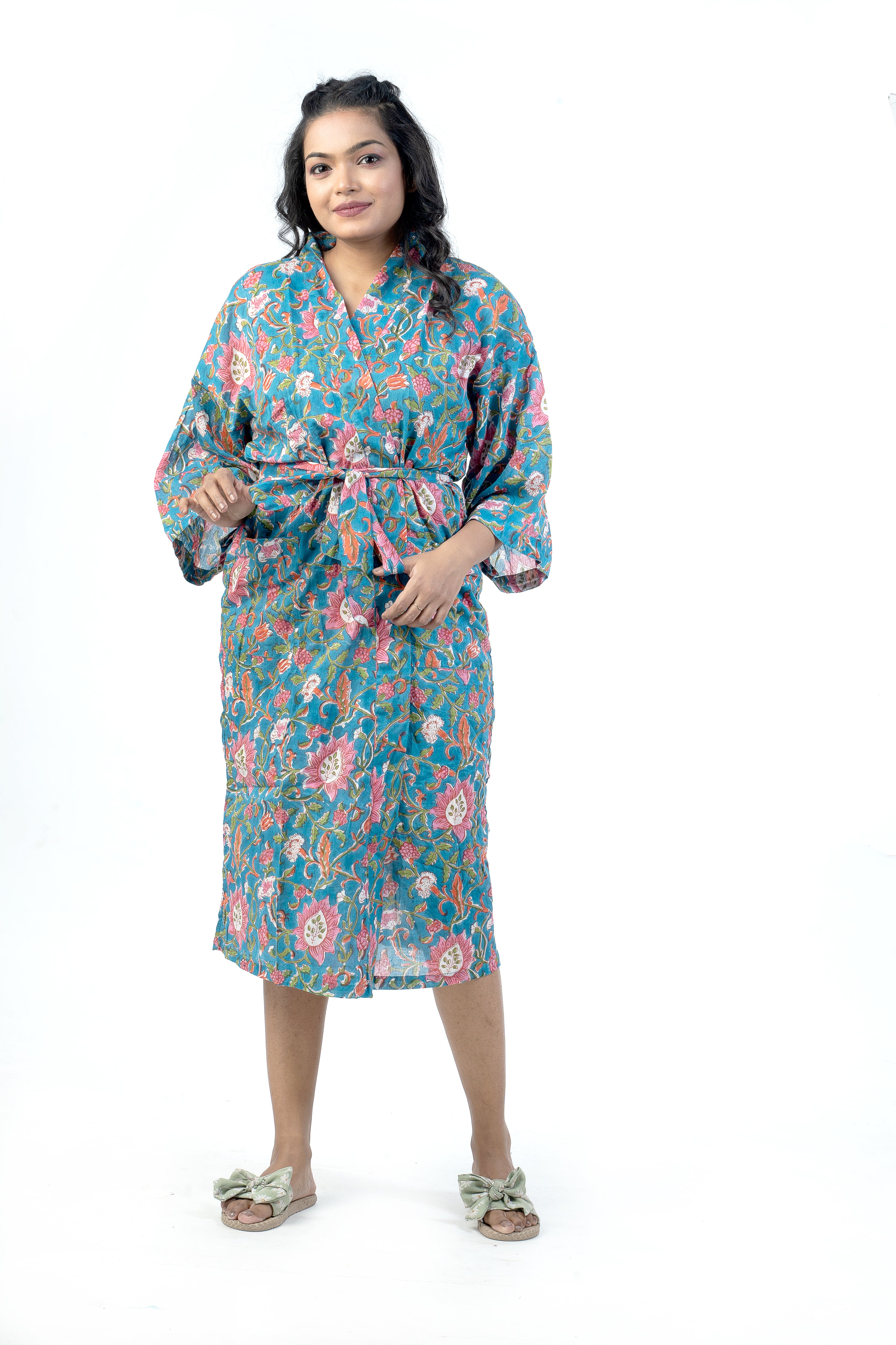 Bathrobe - Blue paisley – RadhaRaniclothing